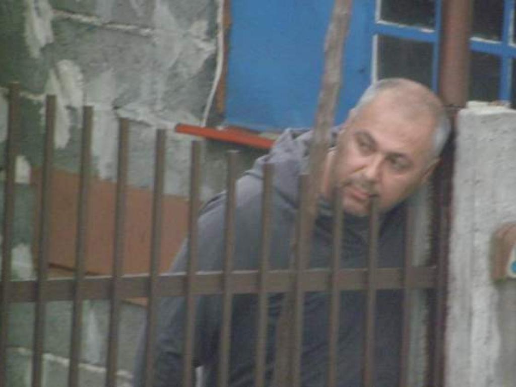Спецотрядът щурмува дома на Митков, той е заловен - България | Vesti.bg