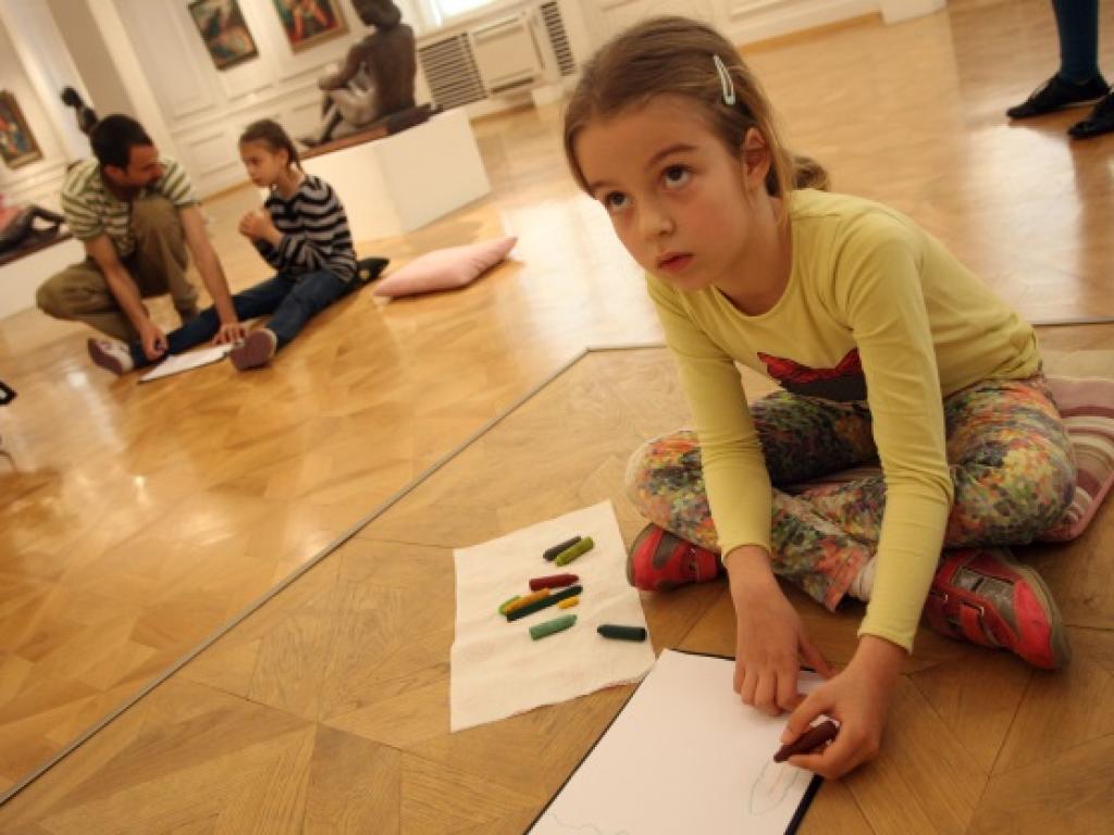 Бележник 2014: Децата и семейството - България | Vesti.bg