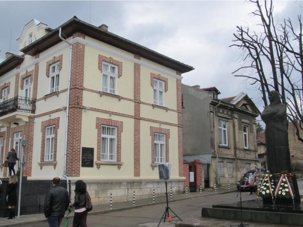 Баба Тонка - майката на бунтовниците, която живее в името на свободата ...