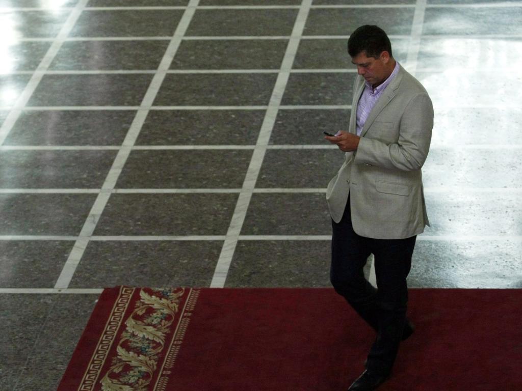 Защо Милен Велчев продава БТК - Пари | Vesti.bg