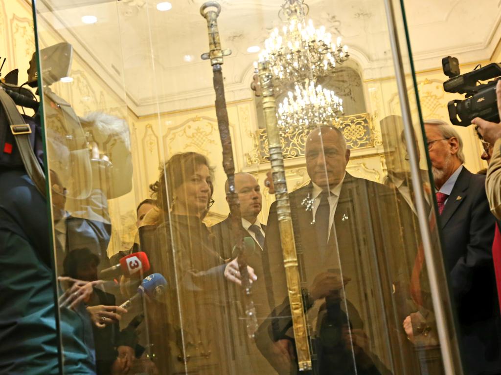 Борисов: Ще говорим за отливка на меча на хан Кубрат - България - Vesti.bg