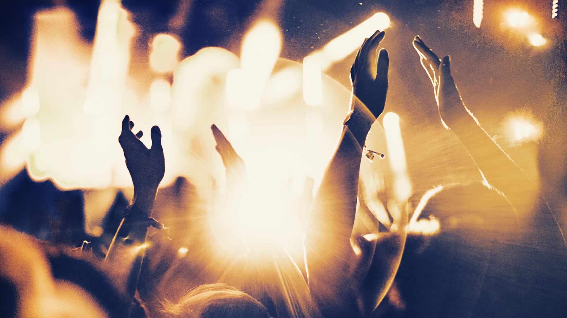 Съобщиха причината за смъртта на 17-годишното момче, колабирало в ...