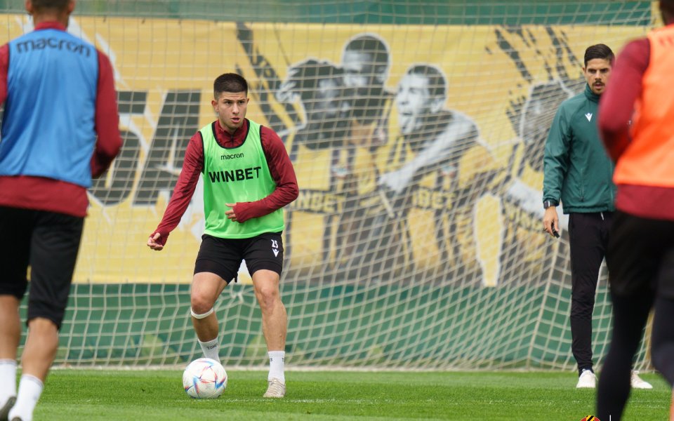 Станислав Работов поднови пълноценни тренировки с Ботев Пд - БГ Футбол ...