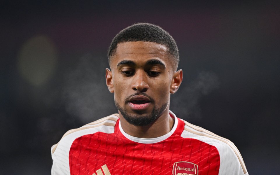 Фулъм с оферта за резерва на Арсенал - Футбол свят - Трансфери - Gong.bg