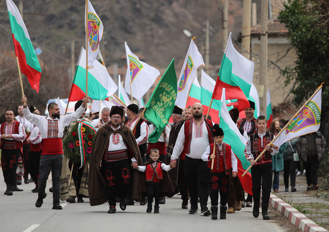 Богоявление, спасяване на кръста в село Зверино - Фото галерии - Vesti.bg