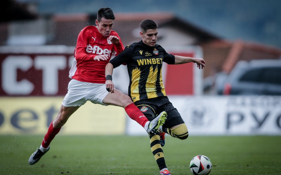 Ботев Пловдив излъга ЦСКА 1948 в Бистрица с късен гол - БГ Футбол - efbet Лига - Gong.bg