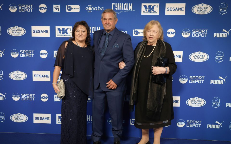 Синът на Гунди избухна с емоционален пост | Gong.bg