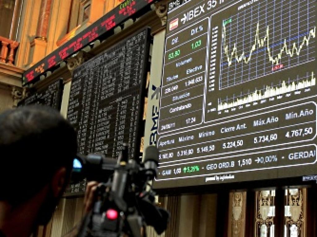 Еврото и петролът поевтиняват - Пари - Vesti.bg