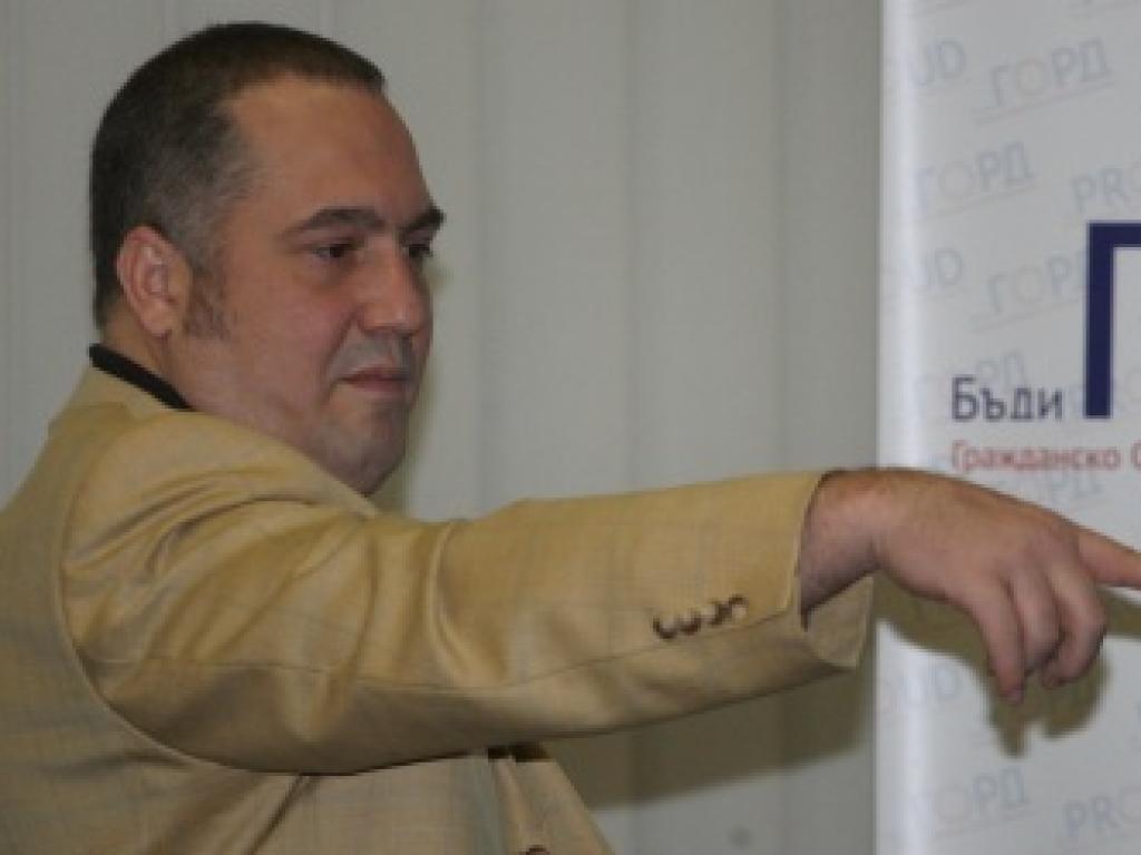 Слави Бинев поведе "Поход на независимостта" - България | Vesti.bg